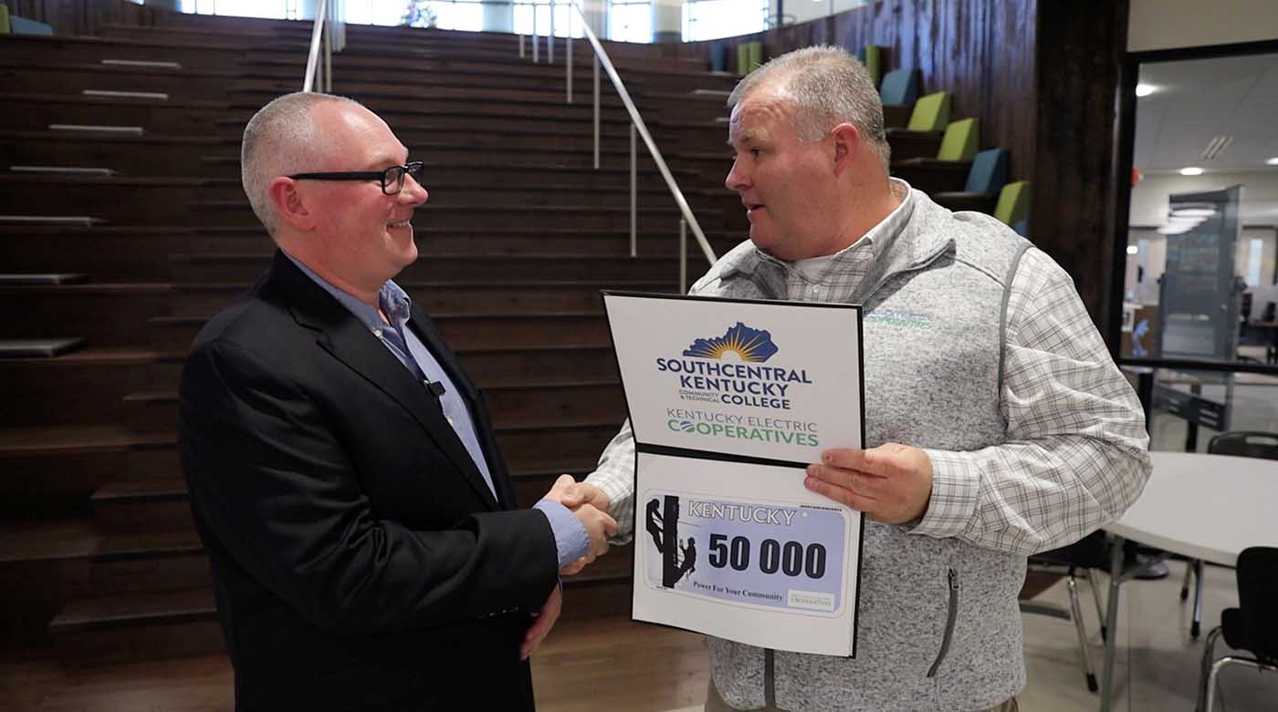 Kentucky Co-ops Invest in Lineworkers With New Degree Program - America ...